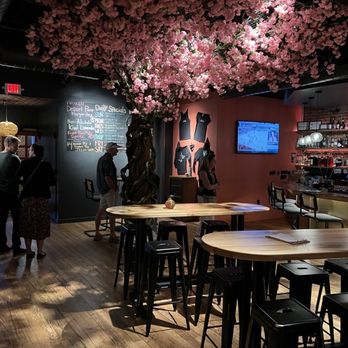 THE VELVET HIPPO BAR & LOUNGE - Updated June 2024 - 130 Photos & 45 ...