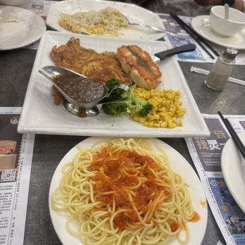 SUNDAY BISTRO - Updated August 2025 - 1344 Photos & 709 Reviews - 1032 ...