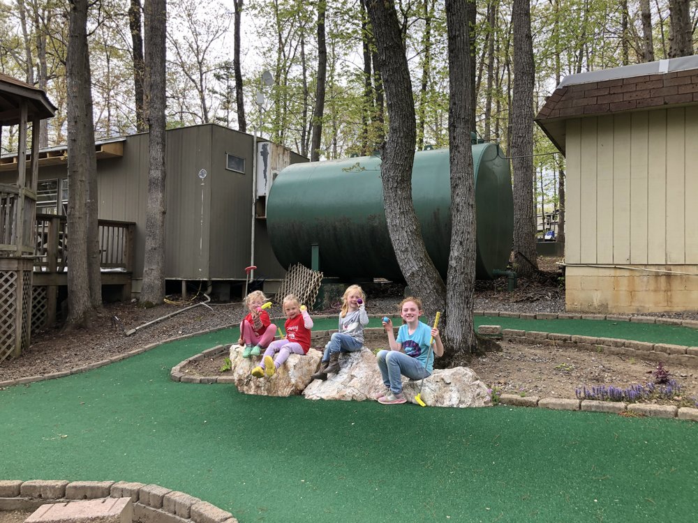 SMALL COUNTRY CAMPGROUND - Updated May 2024 - 29 Photos & 22 Reviews ...