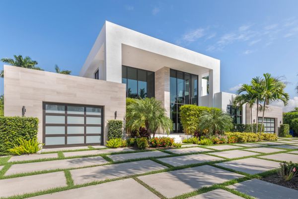 JENNIFER DEFRANCESCO - COLDWELL BANKER REALTY - 18 Photos - 550 5th Ave ...