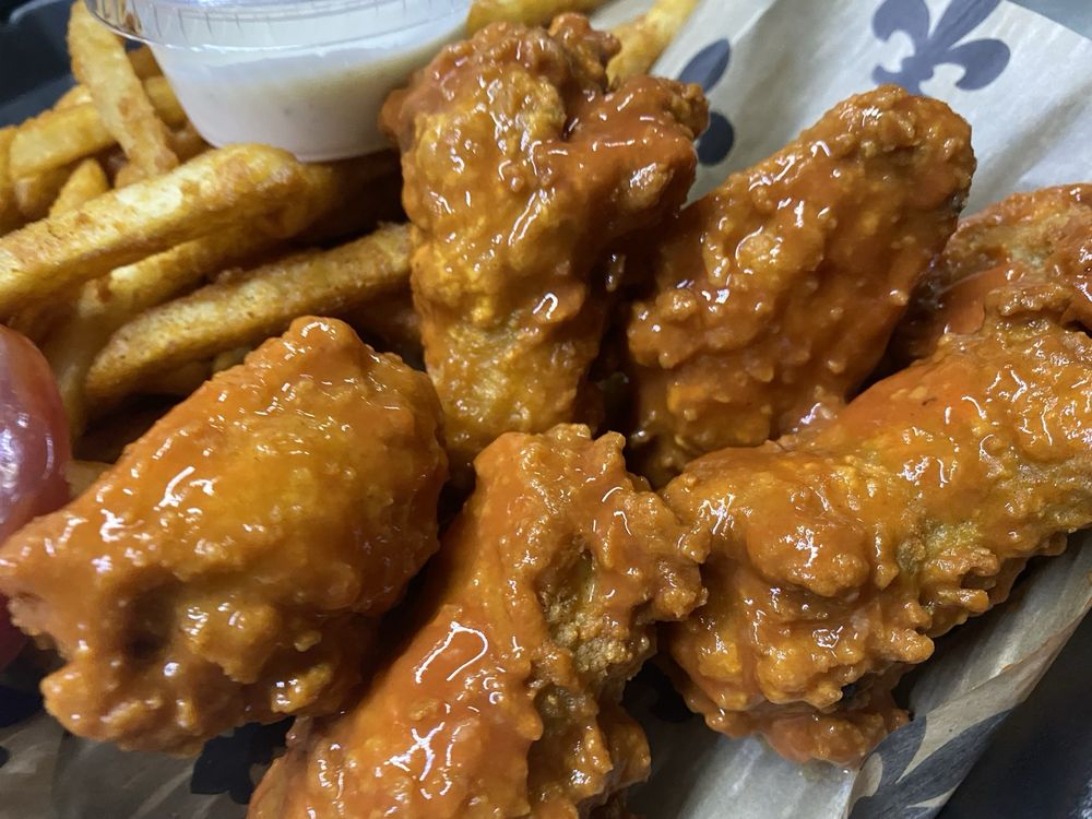 THE STATION SPORTS BAR AND GRILL - Updated December 2025 - 107 Photos ...