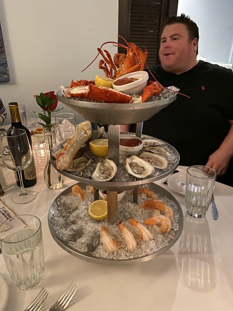 T MICHAELS - Updated December 2025 - 206 Photos & 331 Reviews - 4050 ...