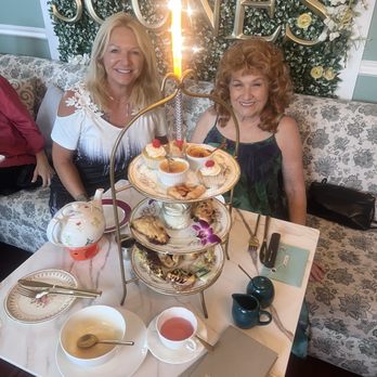 WISTERIA TEA ROOM & CAFE - Updated December 2024 - 366 Photos & 275 ...