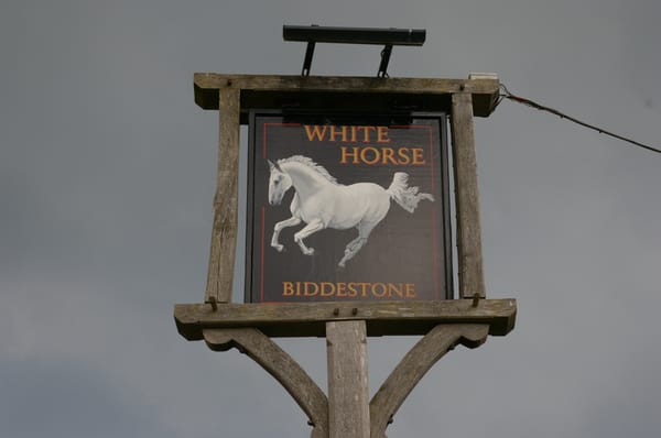 THE WHITE HORSE - Updated January 2025 - The Green, Biddestone ...