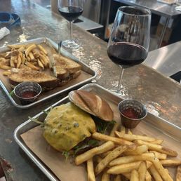 RESERVOIR - Updated January 2026 - 62 Photos & 38 Real Reviews - 524 N ...