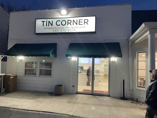 TIN CORNER - Updated June 2024 - 19 Photos & 22 Reviews - 700 N Market St, Frederick, Maryland ...