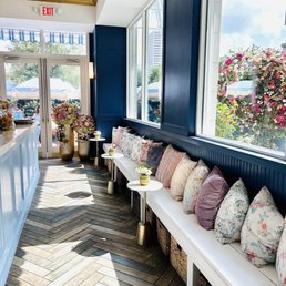 LITTLE HEN - HOUSTON - Updated July 2025 - 1311 Photos & 450 Reviews ...