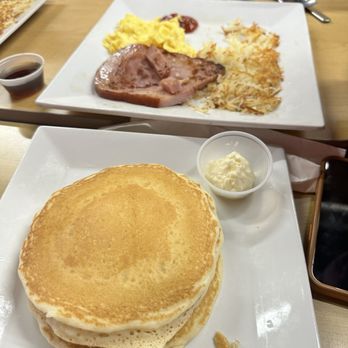 D’LICIOUS CAFFE - Updated July 2024 - 334 Photos & 319 Reviews - 581 E ...