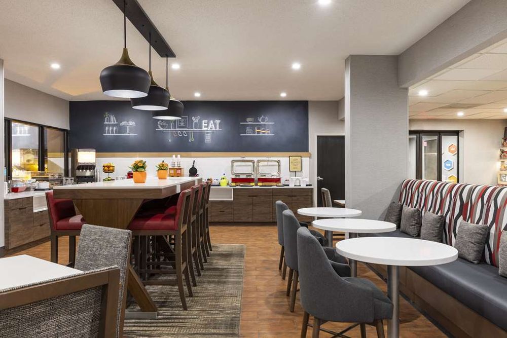 HAMPTON INN ATHENS - Updated October 2025 - 182 Photos & 42 Reviews ...