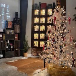 NOBLE ROOTS - Updated July 2025 - 196 Photos & 96 Reviews - 100 Blue ...