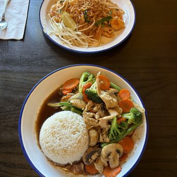 THAI SQUARE - Updated December 2025 - 247 Photos & 277 Reviews - 8601 ...