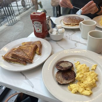 NOOKIES ON WELLS - Updated July 2024 - 420 Photos & 837 Reviews - 1746 ...