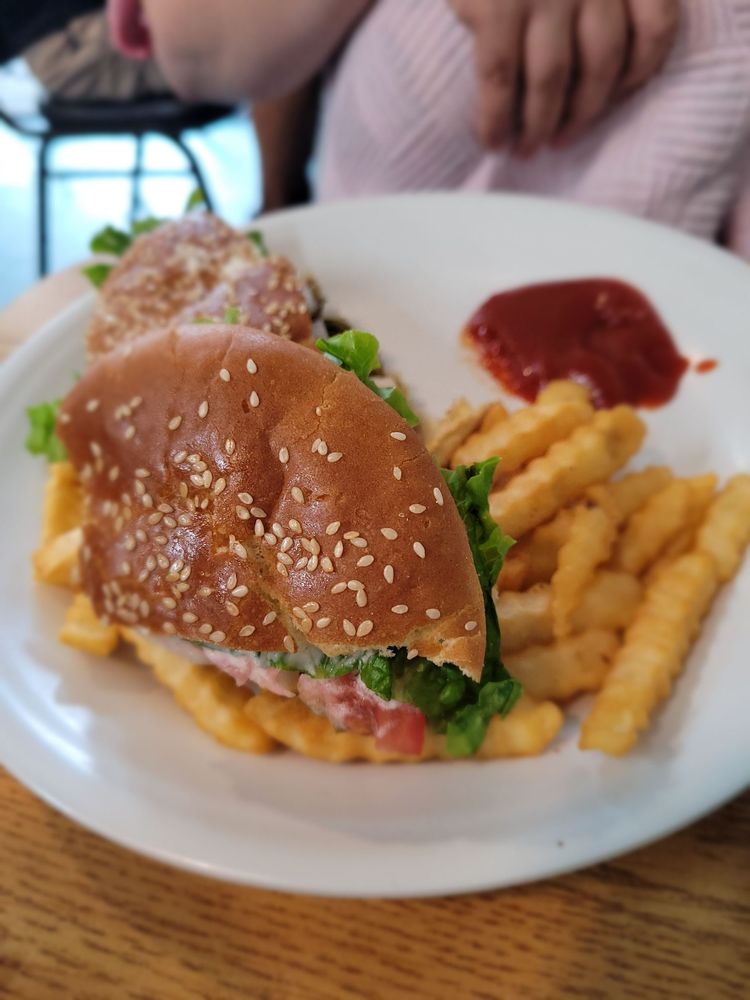 BARNEY’S CAFE - 52 Photos & 48 Reviews - 206 N Main St, Mount Airy, NC ...