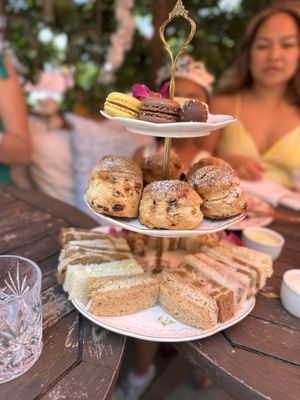 LITTLE HEN - HOUSTON - Updated December 2025 - 1372 Photos & 487 ...