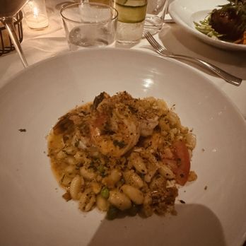 ELLINA - Updated December 2025 - 150 Photos & 270 Reviews - 430 E Hyman ...