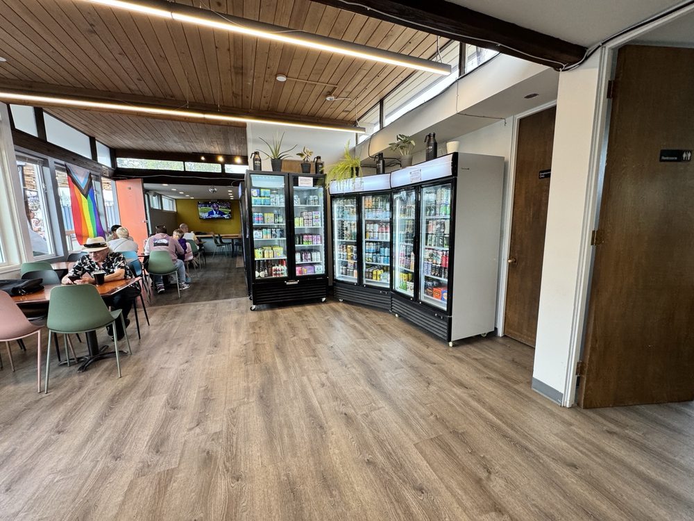 BROADVIEW TAP HOUSE & BOTTLE SHOP - Updated May 2026 - 33 Photos & 55 ...