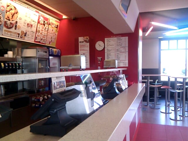 KFC - Updated September 2024 - La Croix St Jacques, La Ville du Bois ...