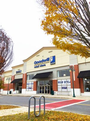 GOODWILL - Updated December 2025 - 24 Photos & 41 Reviews - 3871 ...