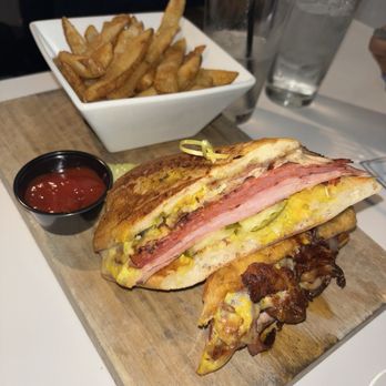 SONDER - Updated August 2025 - 866 Photos & 716 Reviews - 9500 Brimhall ...