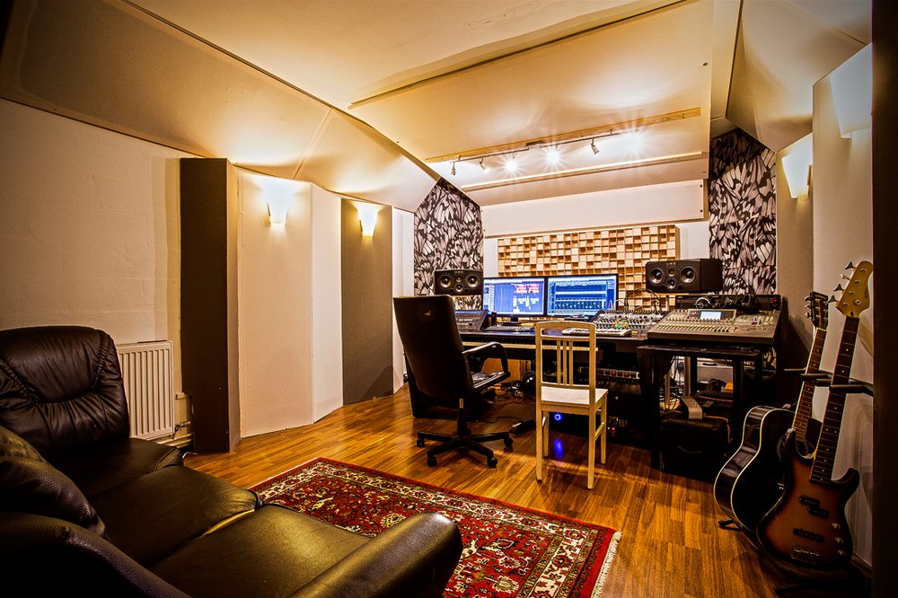 DIAMOND PRECISION STUDIO - Bräunlichgasse 24, Wiener Neustadt ...