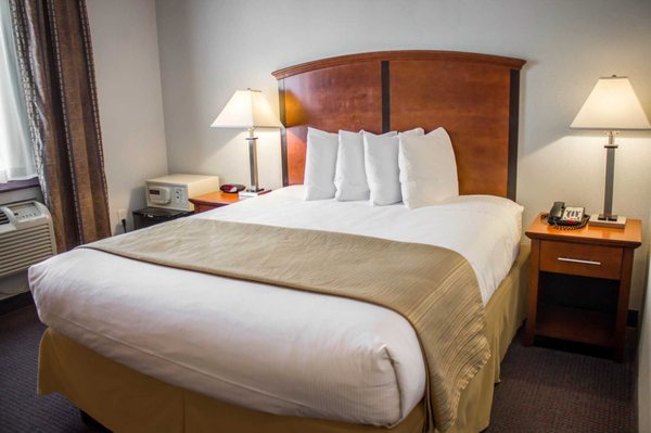 QUALITY INN - Updated September 2025 - 53 Photos & 25 Reviews - 30-03 ...