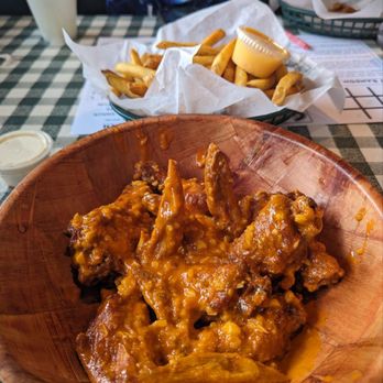 GATORS WING SHACK GRILL & PIZZERIA - Updated January 2026 - 236 Photos ...