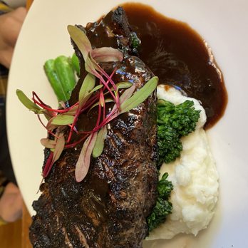 THE TREE HOUSE TAVERN & BISTRO - Updated June 2024 - 1684 Photos & 794 ...