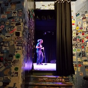 STREAMLINE TAVERN - 37 Photos & 86 Reviews - Dive Bars - 174 Roy St ...