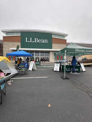 LL BEAN - Updated December 2025 - 37 Photos - 4050 E 82nd St ...