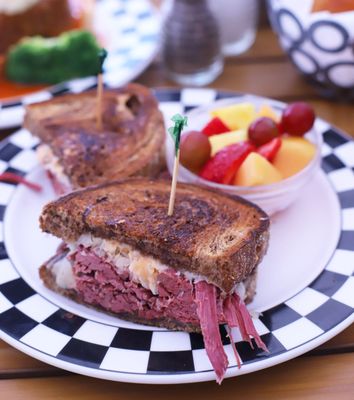 CAP CITY FINE DINER AND BAR - 616 Photos & 756 Reviews - 1299 Olentangy ...