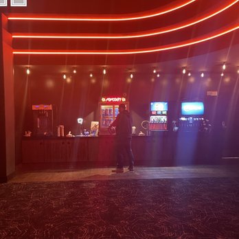 REGAL FRESNO RIVERPARK - Updated July 2025 - 486 Photos & 361 Reviews ...