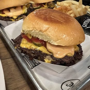 GOTHAM BURGER SOCIAL CLUB - Updated December 2024 - 309 Photos & 177 ...