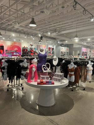 THE LOVE STORE - Updated December 2025 - 13 Photos & 20 Reviews - 2575 ...