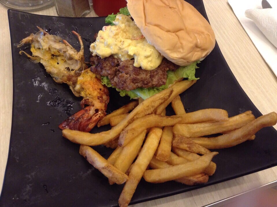 JOHNNY ROCKETS - Updated September 2024 - 6/F East Wing, Shangri-La ...