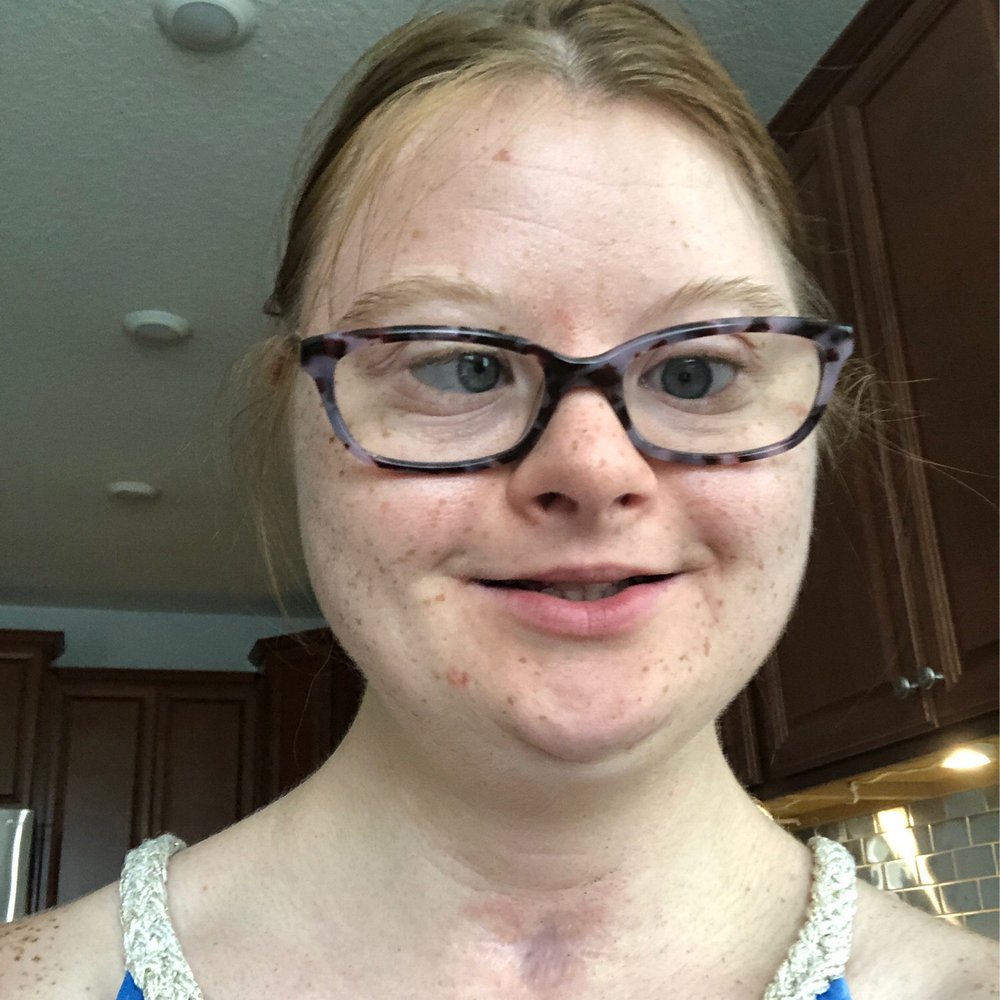 Holly Kahn's Instagram, Twitter & Facebook on IDCrawl