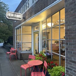 FRESH FLOURS - Updated July 2025 - 264 Photos & 195 Reviews - 1624 S ...