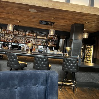 SLOPE ROOM - Updated January 2025 - 274 Photos & 133 Reviews - 352 E ...