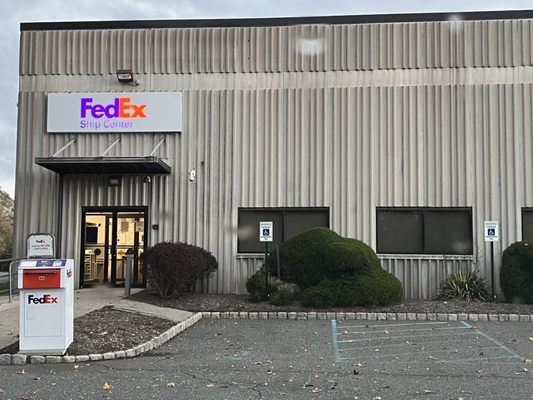 FEDEX SHIP CENTER - Updated April 2026 - 13 Reviews - 9 Melanie Ln ...