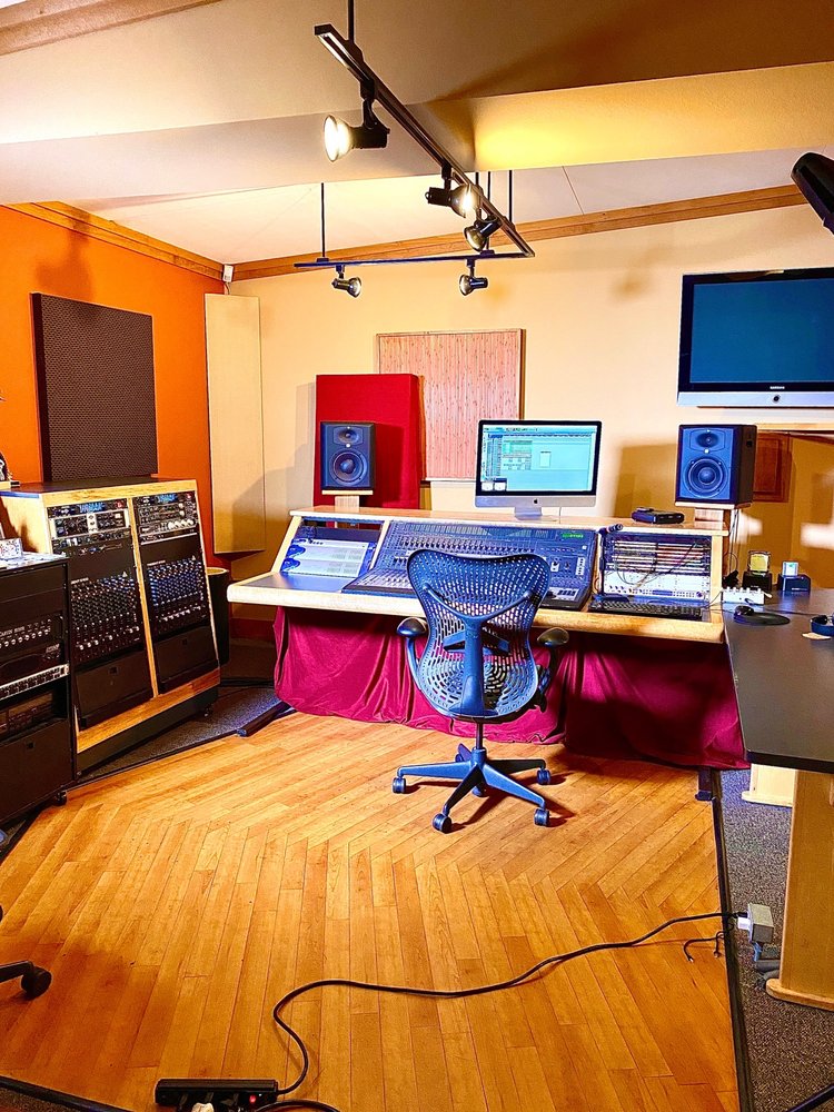 BLAST HOUSE STUDIOS - Updated May 2024 - 12 Photos - 1117 Jonathon Dr ...