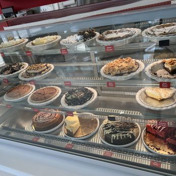 FIREMAN DEREK’S BAKE SHOP - Updated July 2024 - 142 Photos & 81 Reviews ...