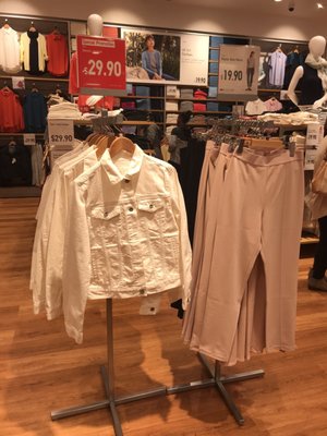 UNIQLO - 23 Photos & 11 Reviews - Men's Clothing - 141 Southcenter Mall ...