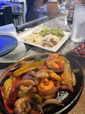 EL CAPITAN - 11 Photos - 701 N Lake St, Aurora, Illinois - Seafood ...