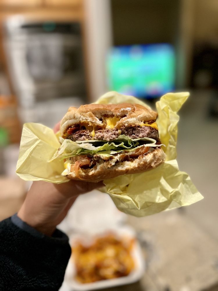 D’S GIANT BURGERS - Updated December 2025 - 214 Photos & 232 Reviews ...