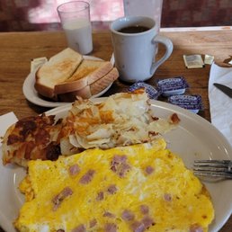 BUSY CORNER - Updated July 2025 - 278 Photos & 141 Reviews - 302 S ...