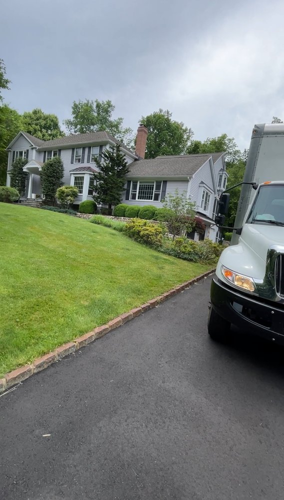 PRO MOVERS - Updated August 2025 - Request a Quote - Greenwich ...