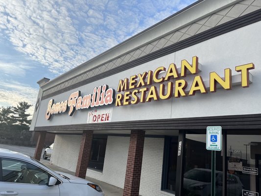 SOMOS FAMILIA MEXICAN RESTAURANT - 42 Photos & 27 Reviews - 1268 W 86th ...