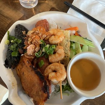 LOTUS POND VIETNAMESE CUISINE - Updated January 2025 - 642 Photos & 226 ...