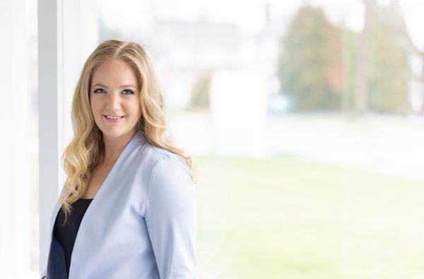 JENNIFER CALAMIA - SIGNATURE PREMIER PROPERTIES - 11 Photos - 4949 ...