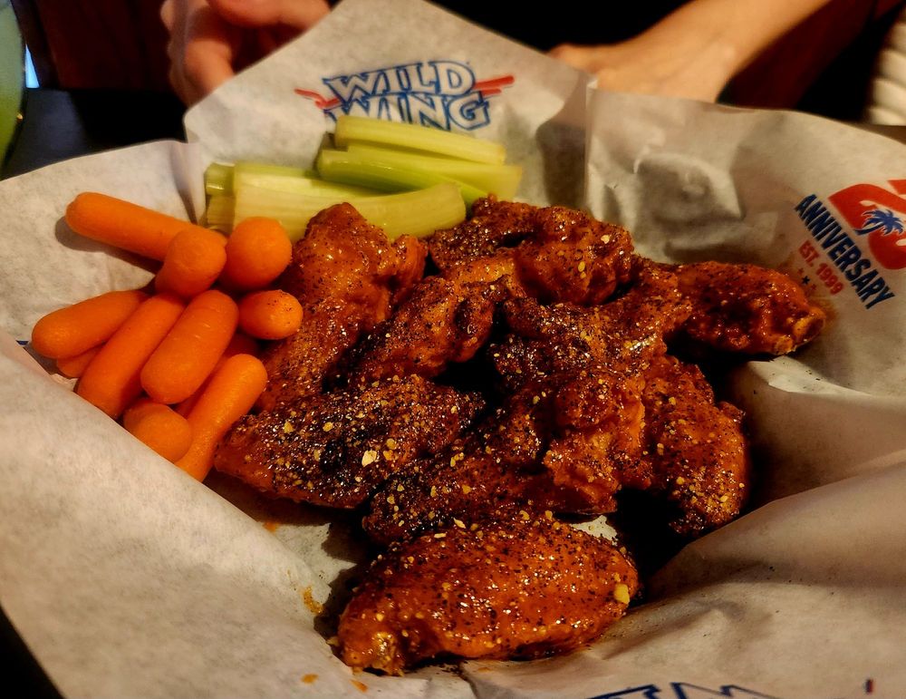 WILD WING KANATA - Updated December 2025 - 16 Photos & 25 Reviews - 700 ...