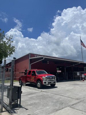 TRI-COUNTY AUTOMOTIVE & TOWING - Updated January 2026 - 20 Photos & 102 ...